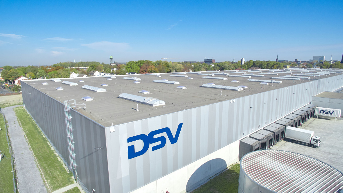 Lichtbandtechnik für das neue Logistikzentrum der DSV in Bochum - BS ...