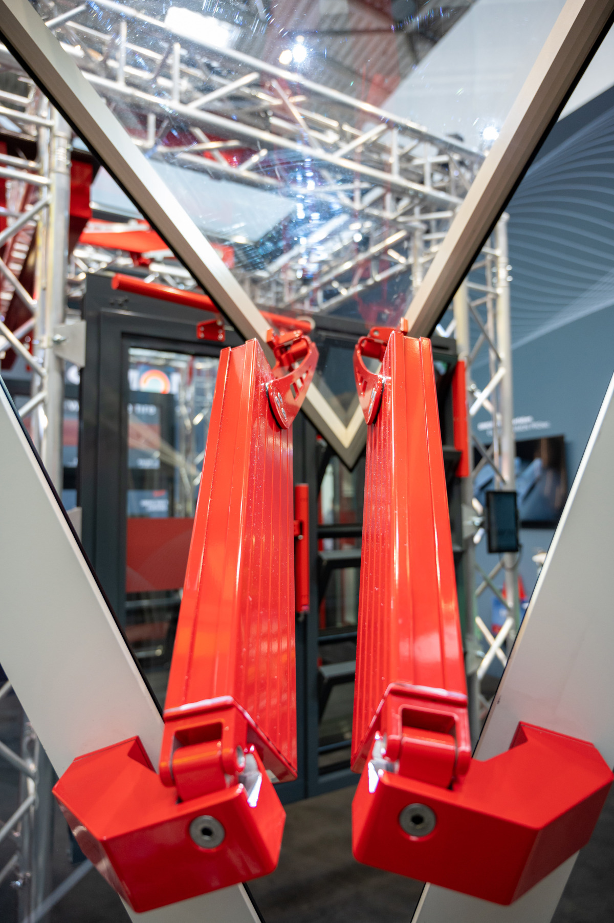 GLT steuert maschinelle Entrauchung und Belüftung - BS Brandschutz ...